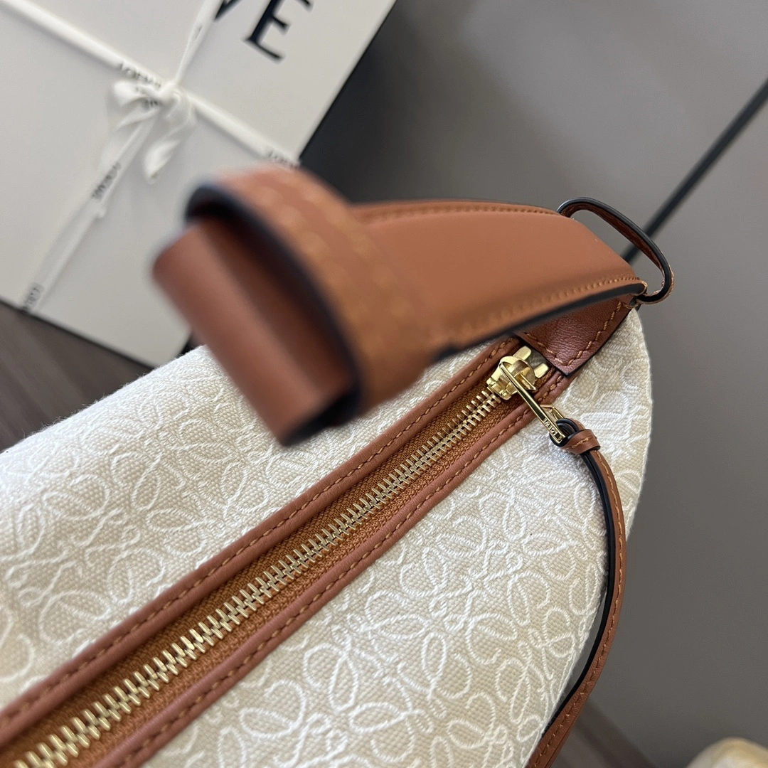 Bargain Loewe Cubi Bags