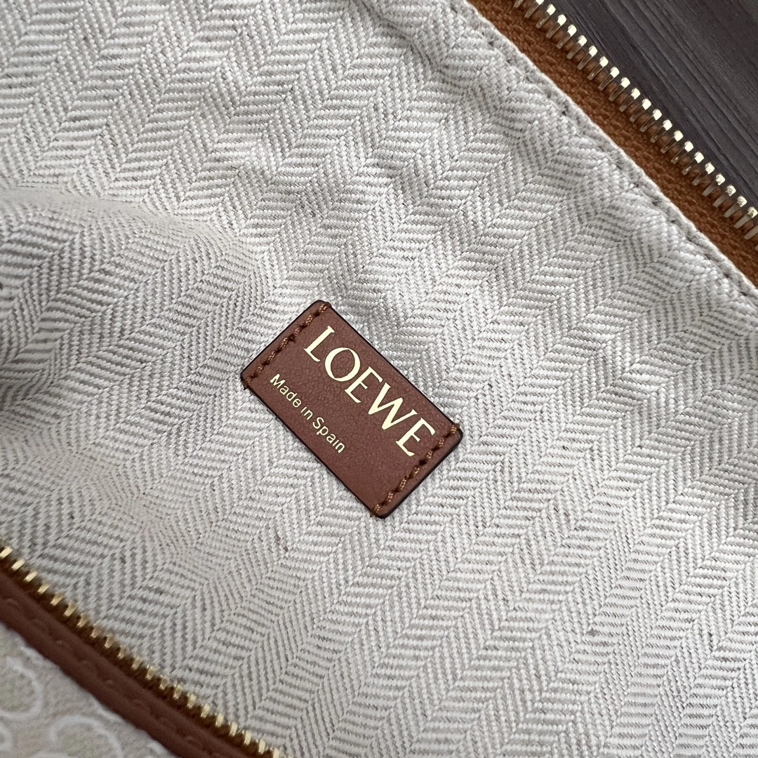 Bargain Loewe Cubi Bags