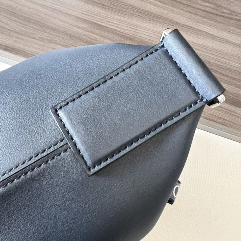 Top mirror Loewe Cubi Bags