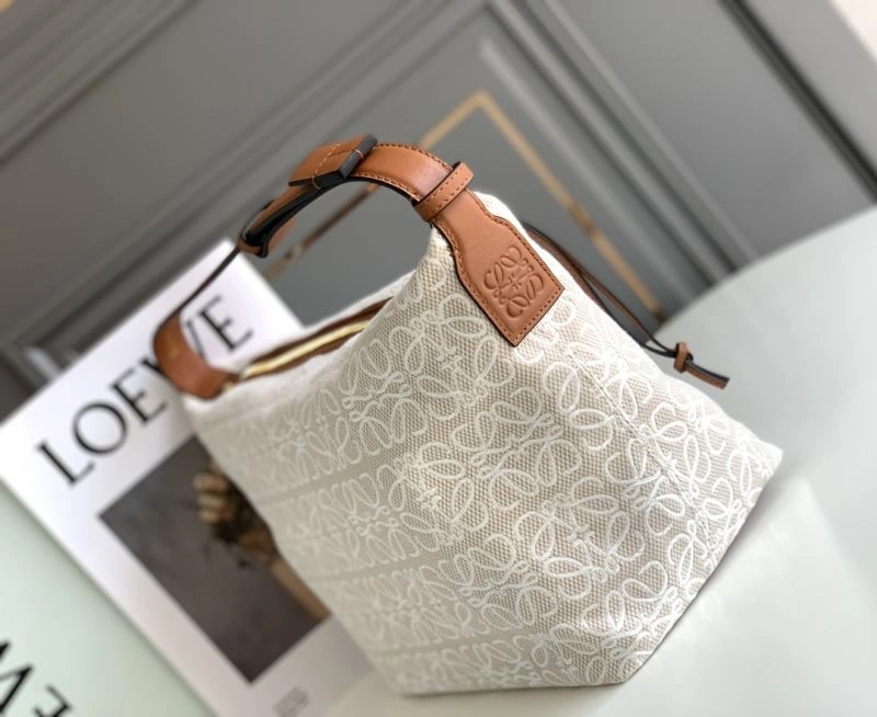 Top mirror Loewe Cubi Bags