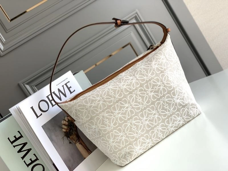 Top mirror Loewe Cubi Bags