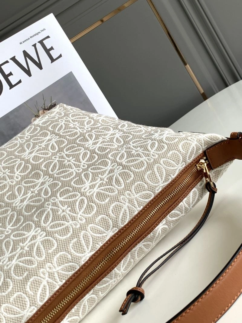 Top mirror Loewe Cubi Bags