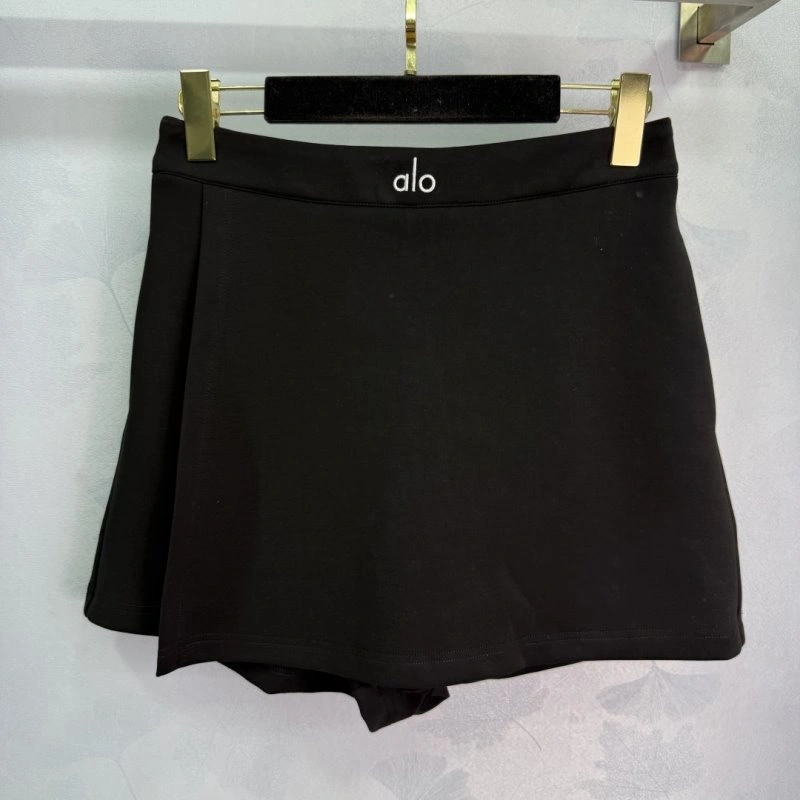 Low-cost Loewe Dress Suits