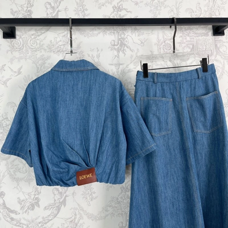 Low-cost Loewe Dress Suits