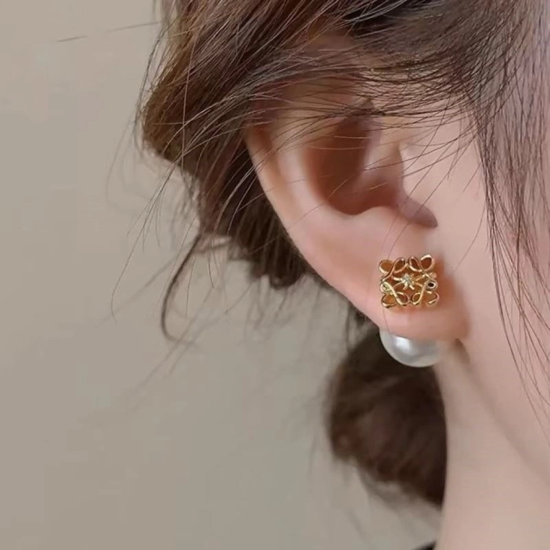 Low-cost Loewe Earrings