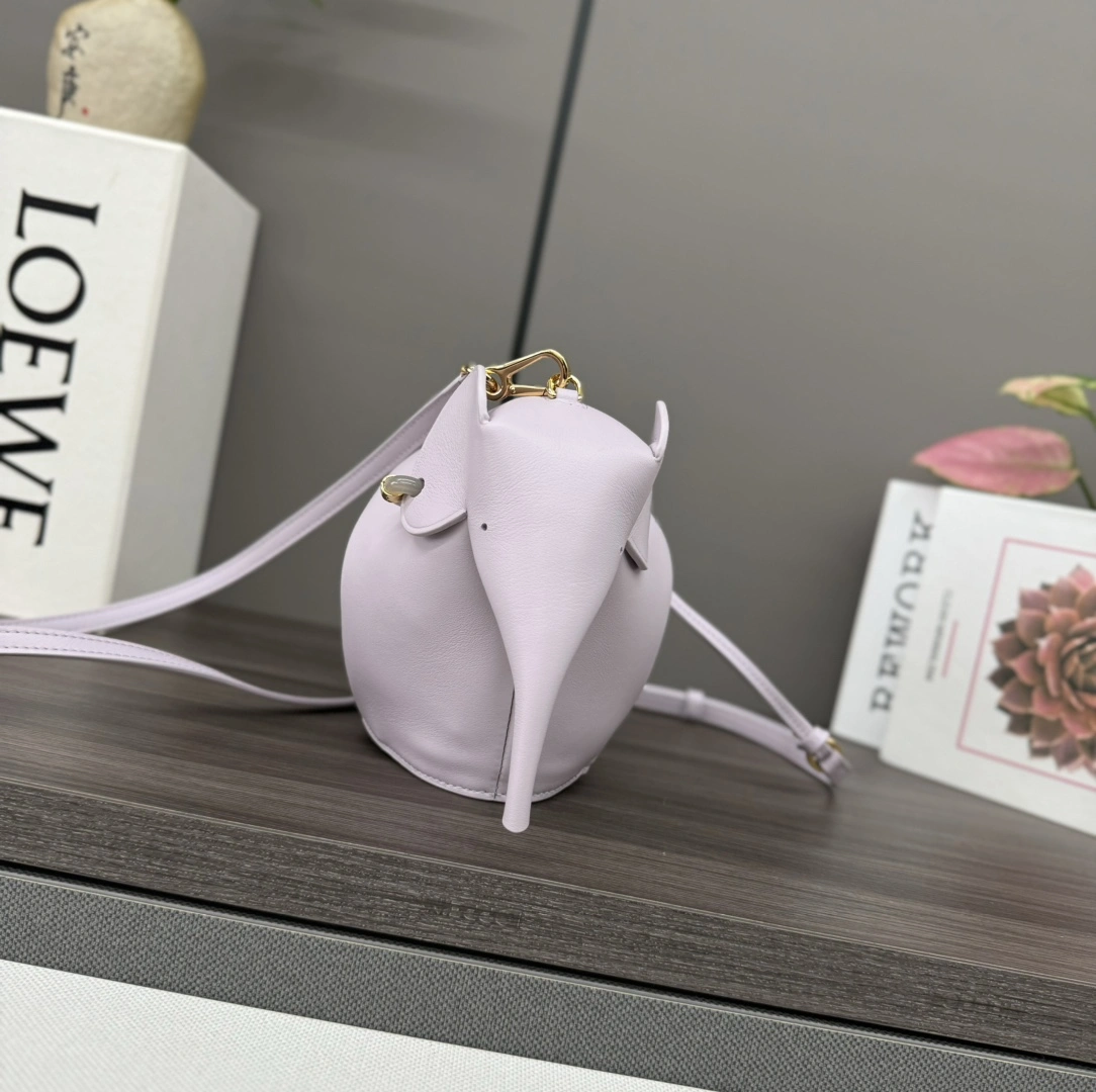 Accurate model Loewe Elephant Bags