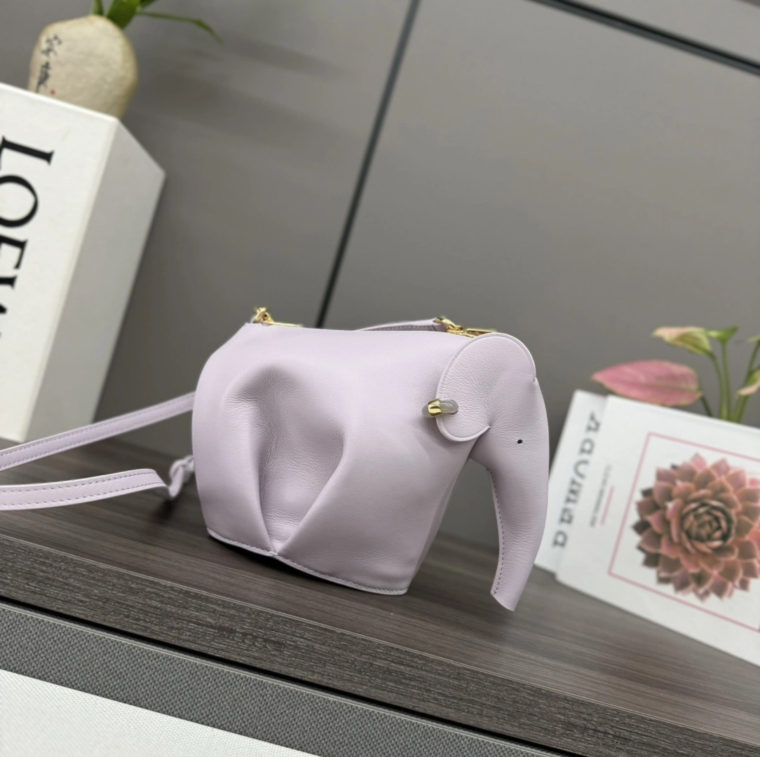 Accurate model Loewe Elephant Bags