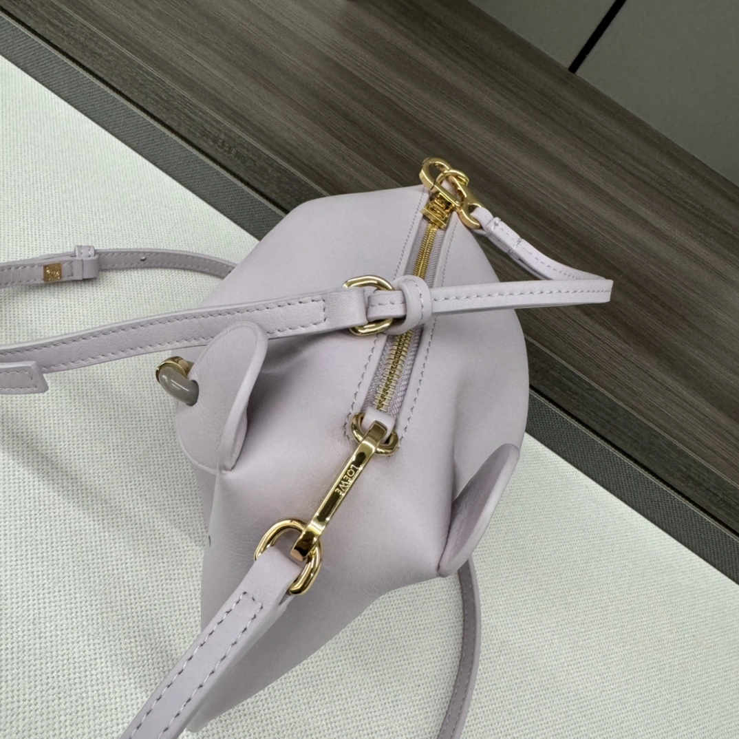 Accurate model Loewe Elephant Bags