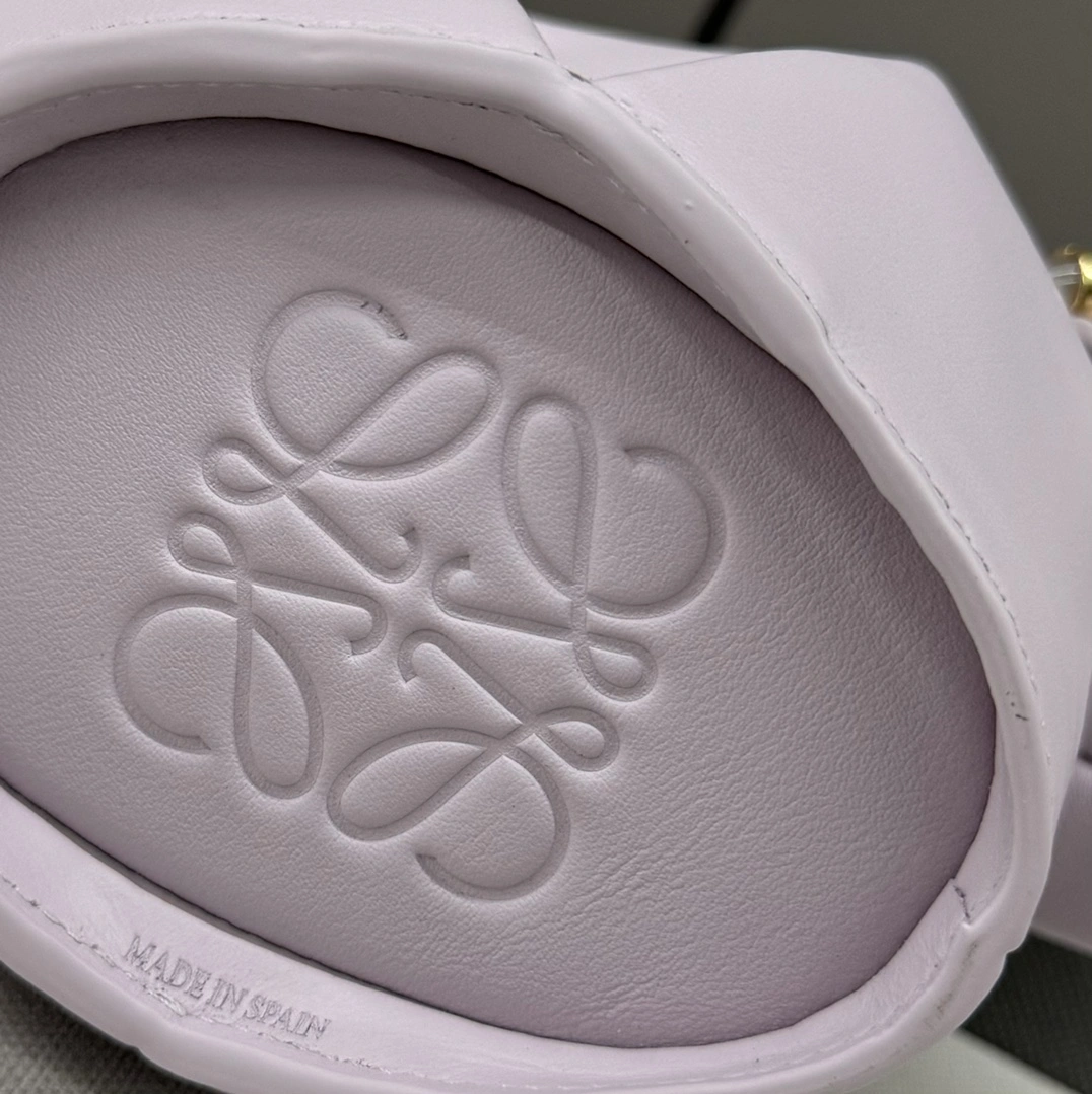 Accurate model Loewe Elephant Bags