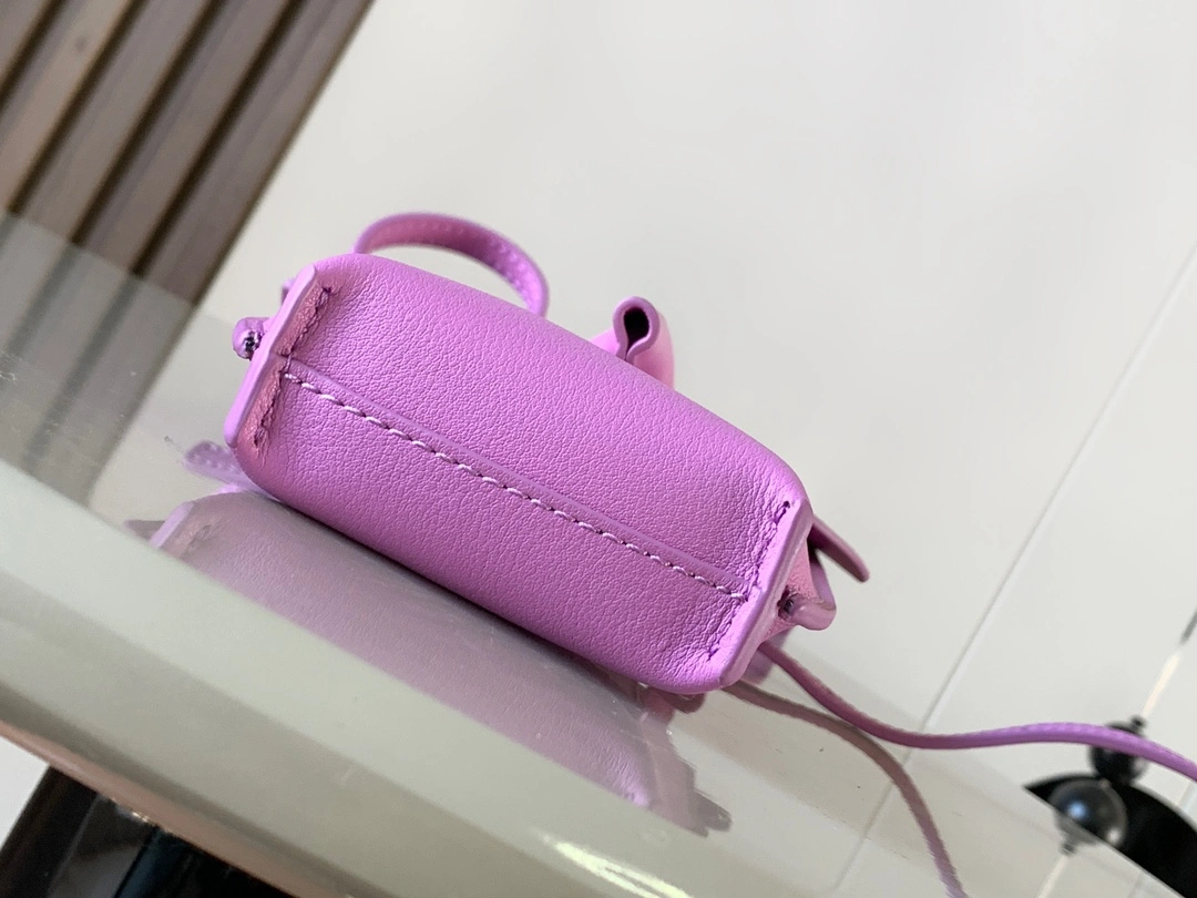 Bargain Loewe Elephant Bags