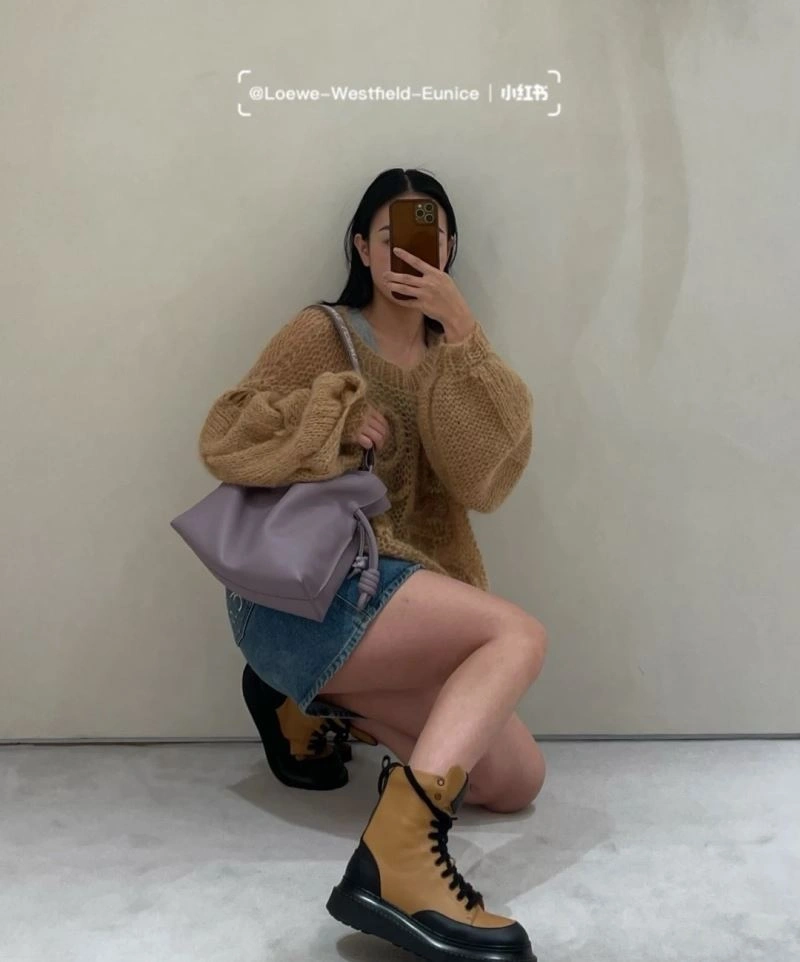 Inexpensive Loewe Flamenco Bags