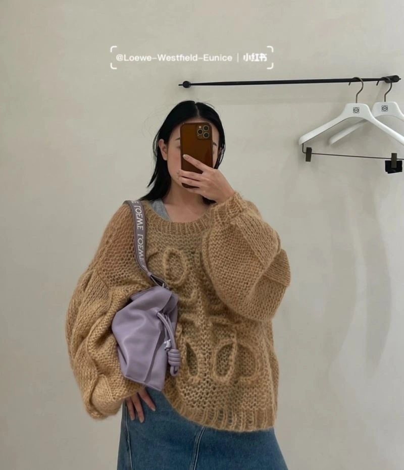 Inexpensive Loewe Flamenco Bags