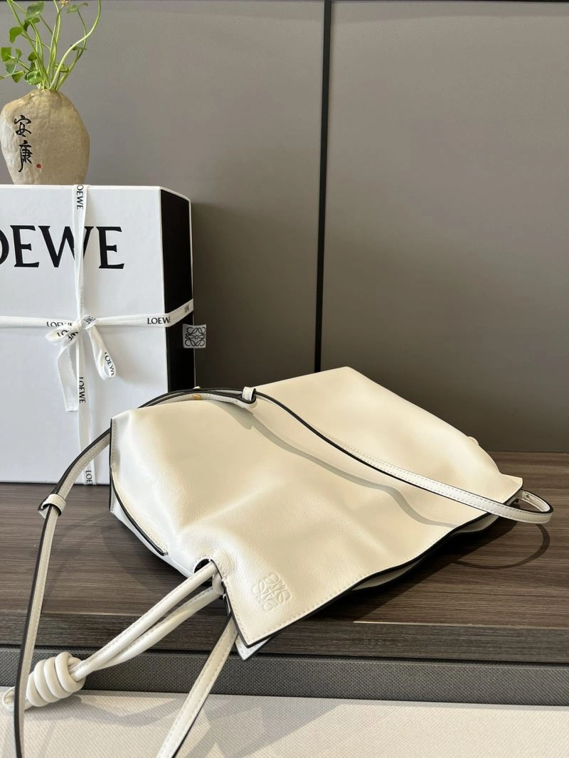Low-cost Loewe Flamenco Bags