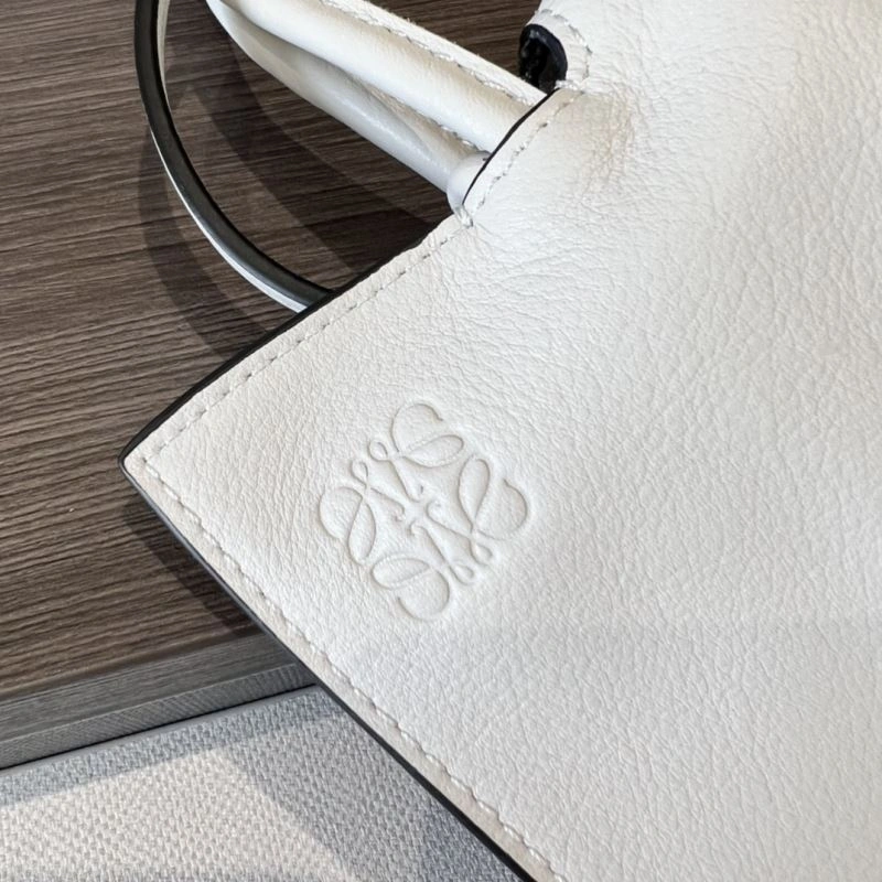 Low-cost Loewe Flamenco Bags