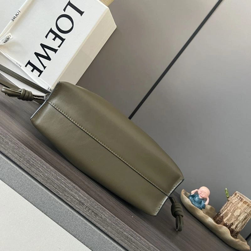 Low-cost Loewe Flamenco Bags
