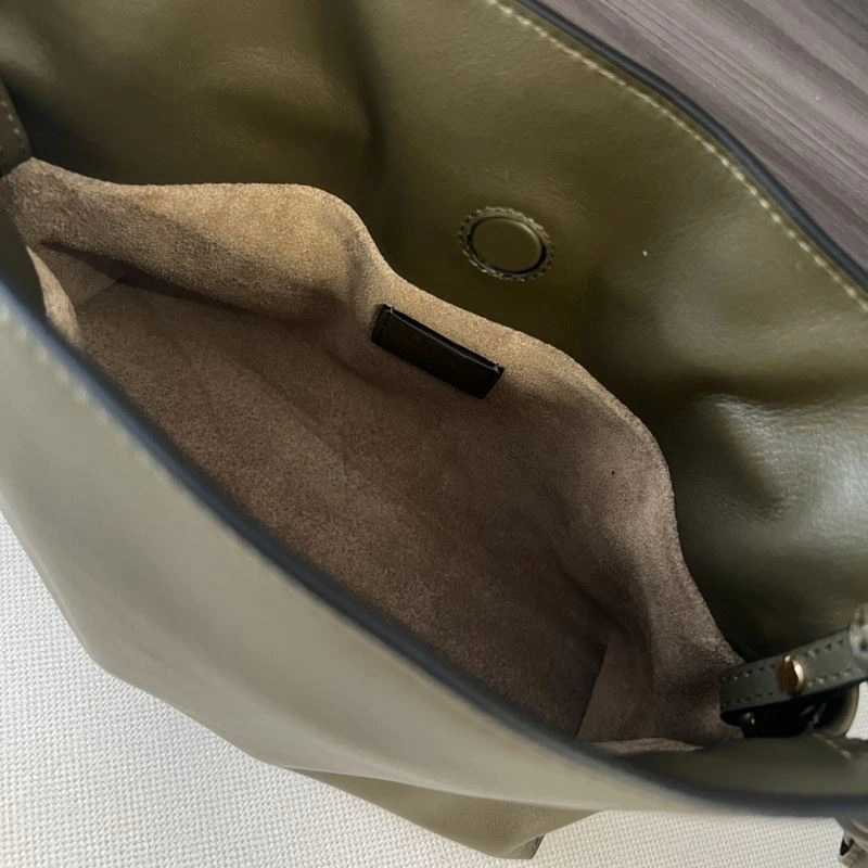 Low-cost Loewe Flamenco Bags