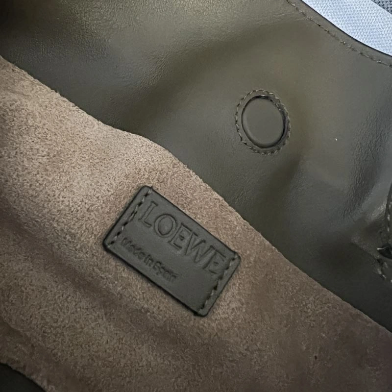 Low-cost Loewe Flamenco Bags