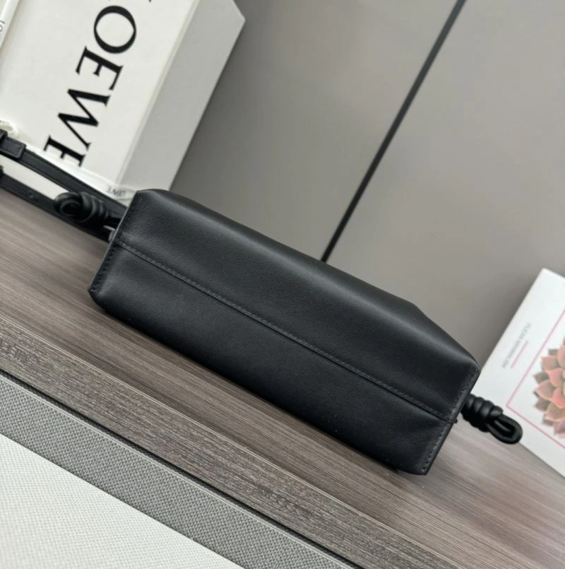 Low-cost Loewe Flamenco Bags