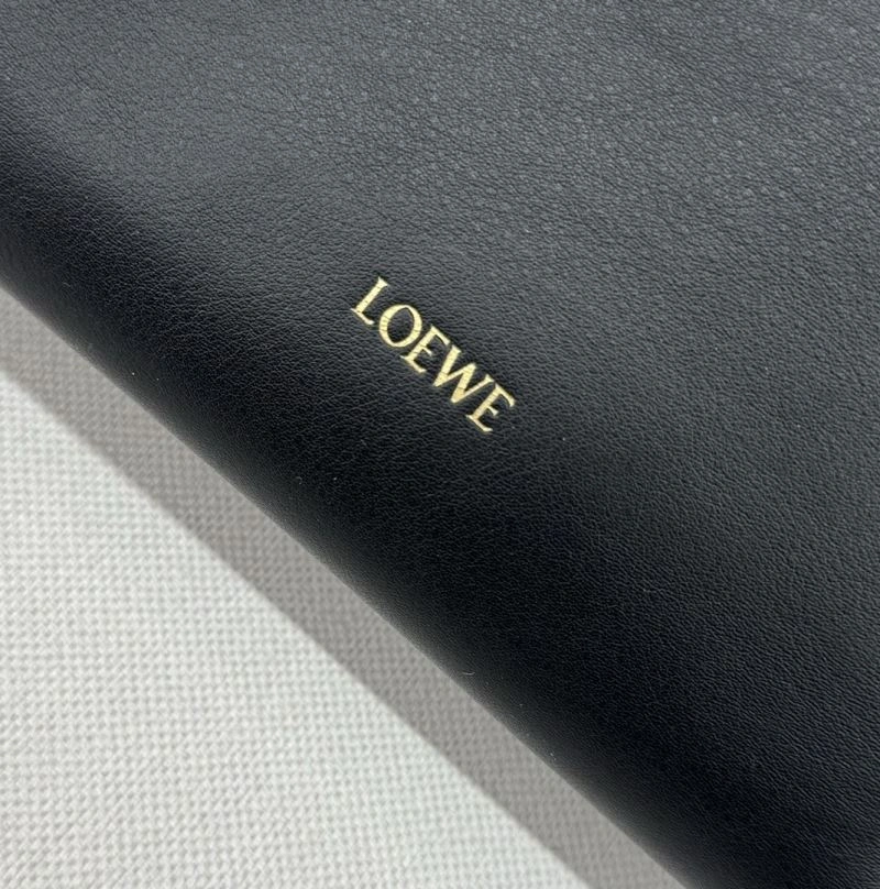 Low-cost Loewe Flamenco Bags