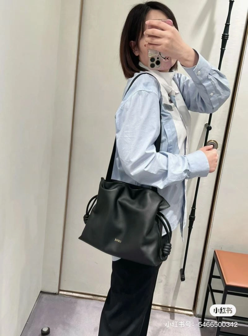 Low-cost Loewe Flamenco Bags