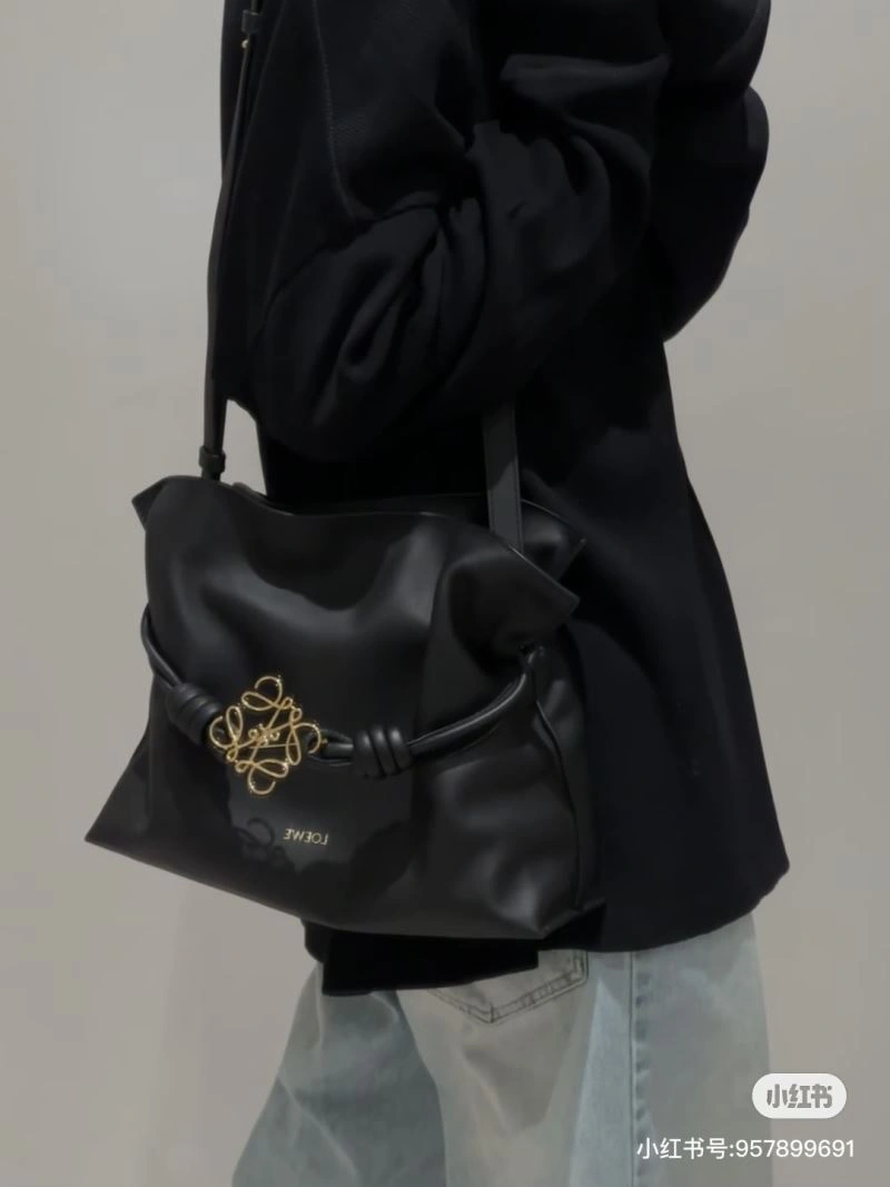 Low-cost Loewe Flamenco Bags