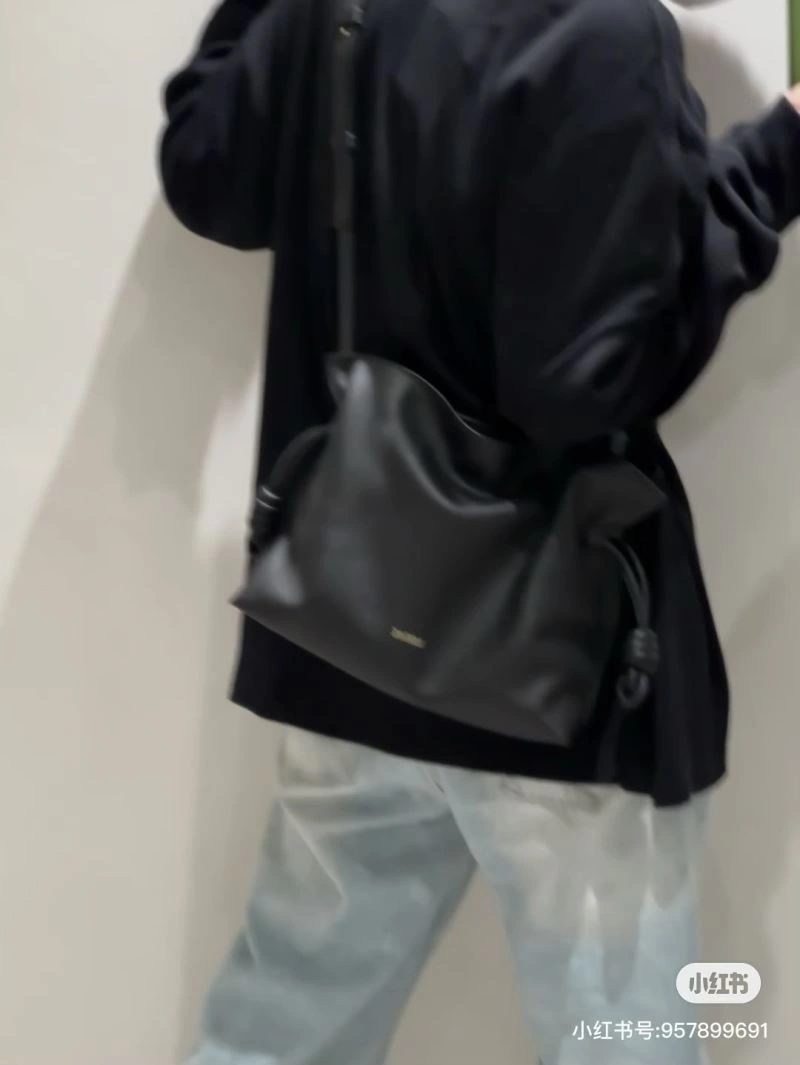 Low-cost Loewe Flamenco Bags