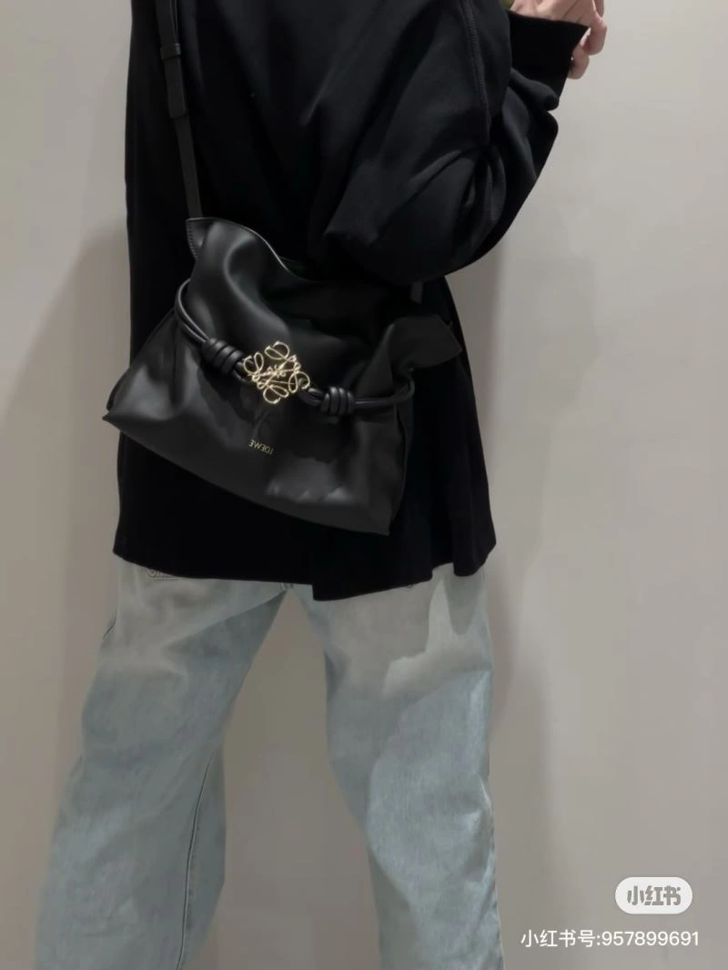 Low-cost Loewe Flamenco Bags