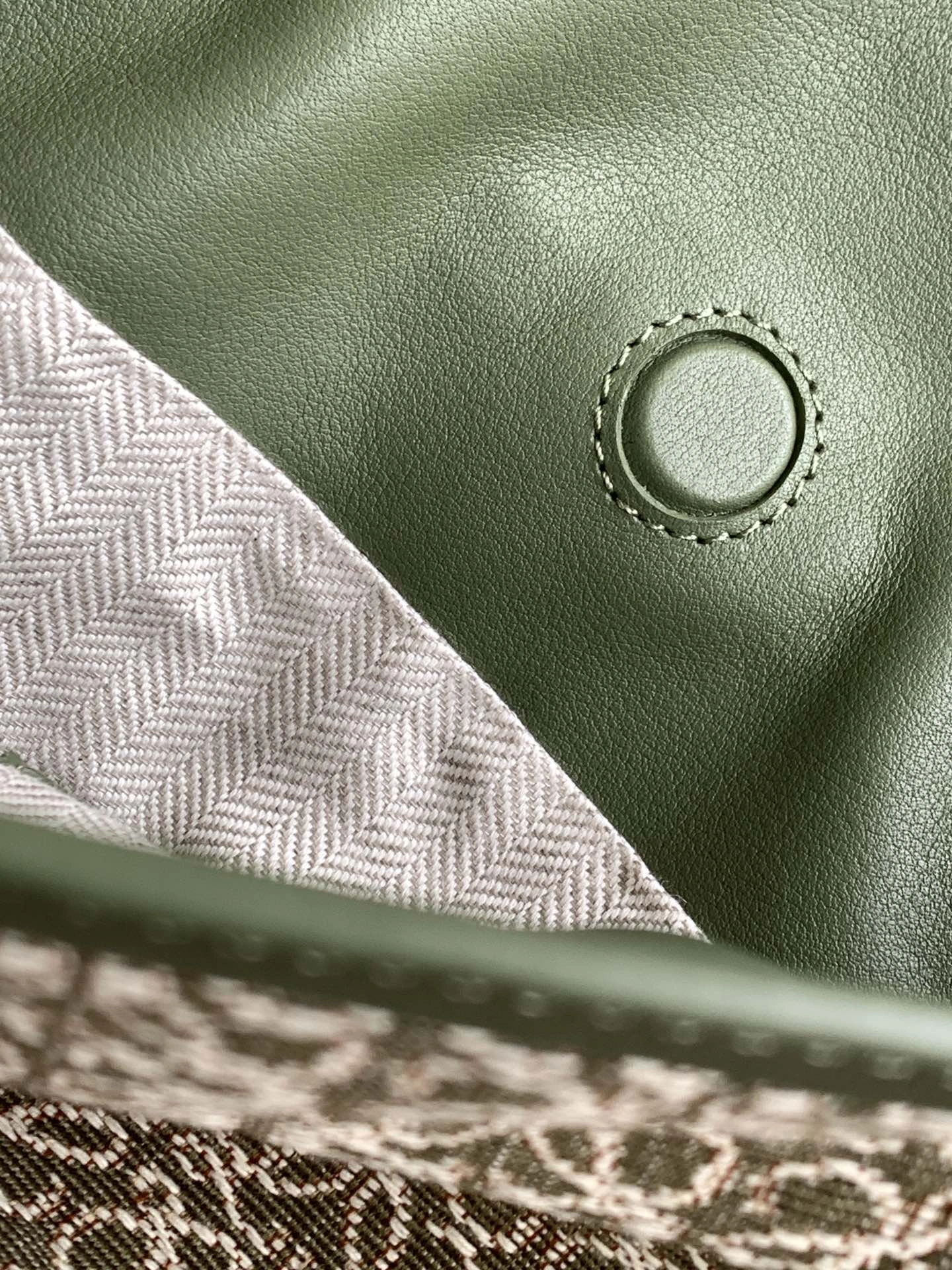Accurate model Loewe Flamenco Bags