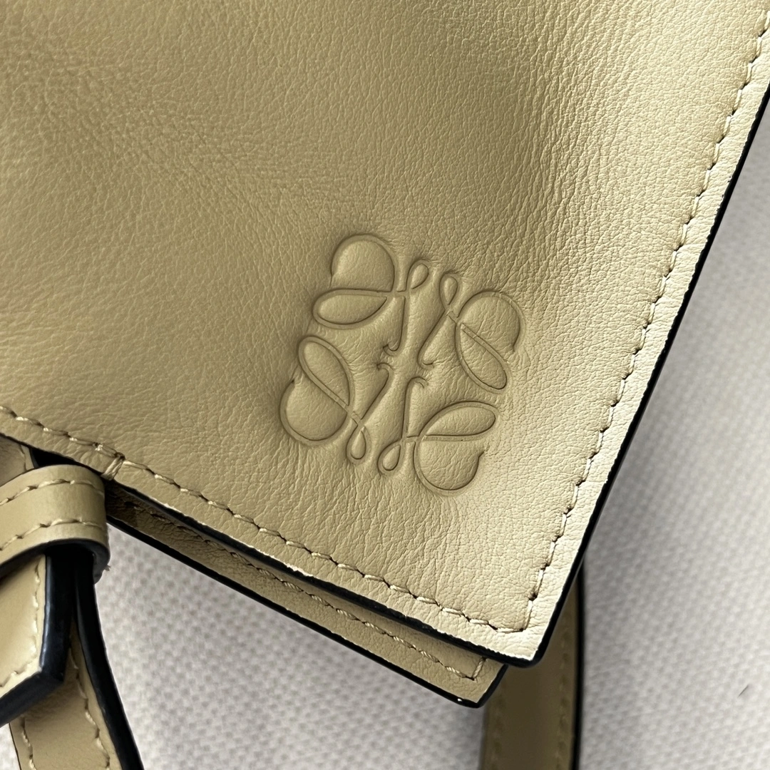 Top mirror Loewe Flamenco Bags