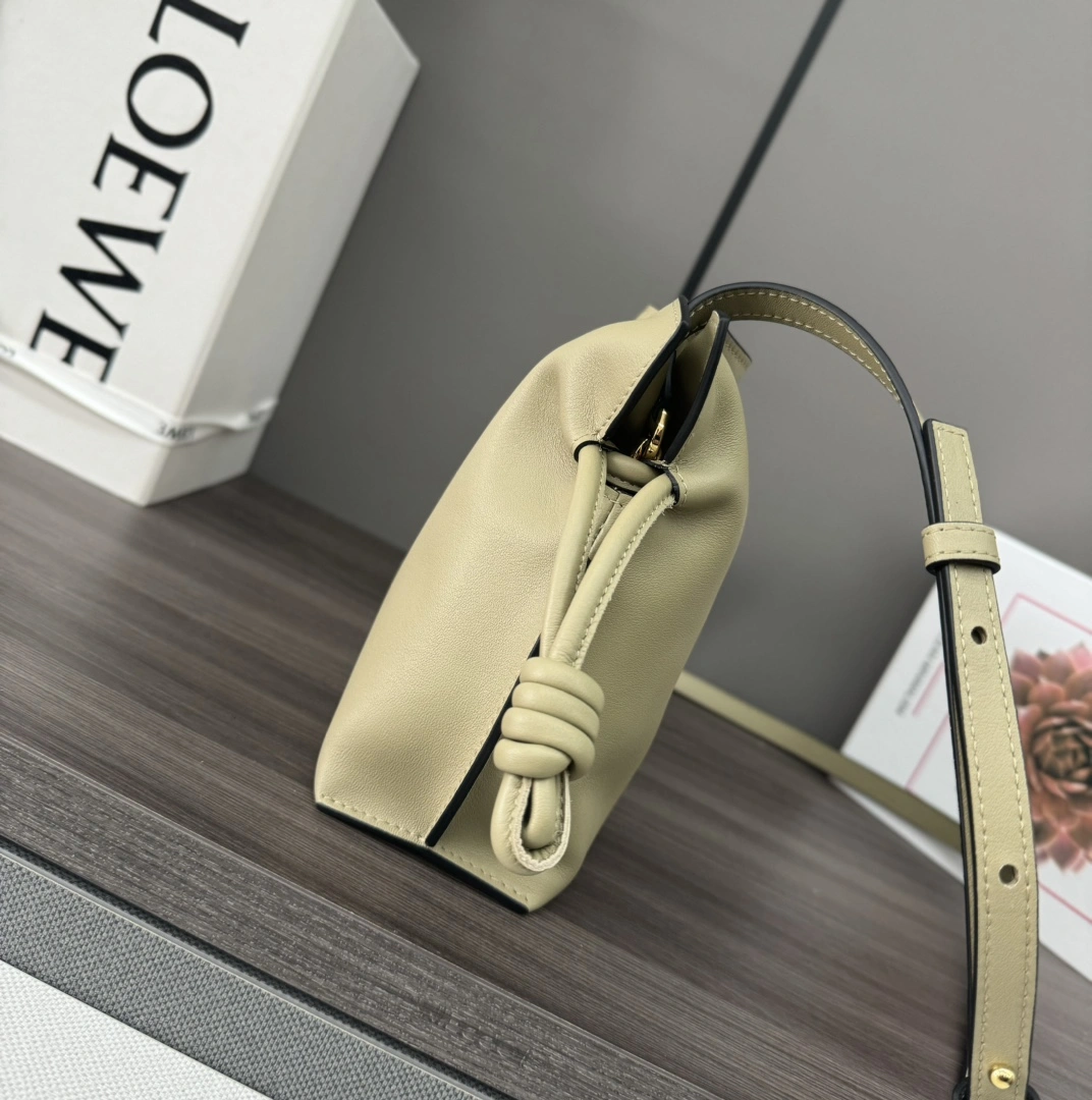 Top mirror Loewe Flamenco Bags