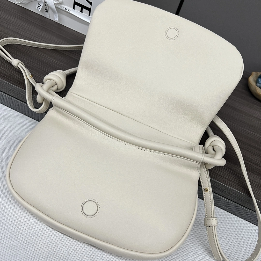 Brand-original Loewe Flamenco Bags