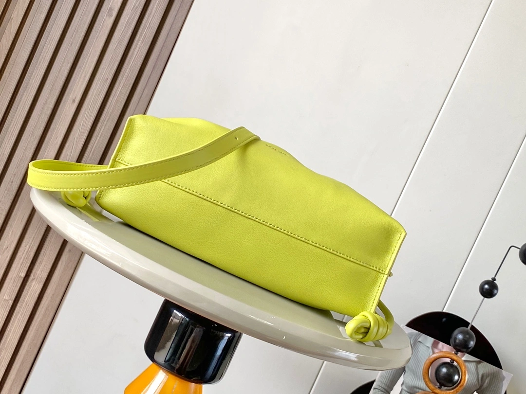 Accurate model Loewe Flamenco Bags