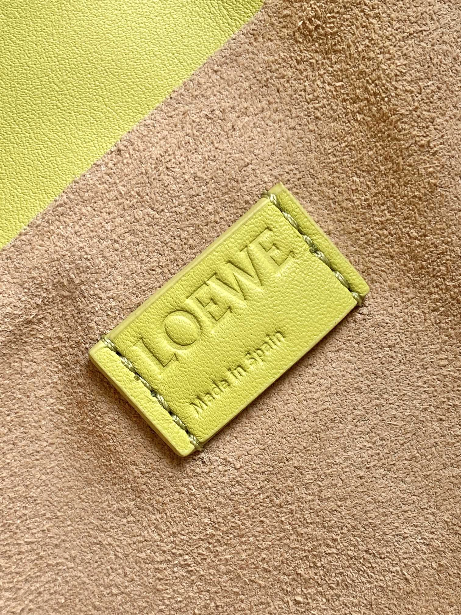 Accurate model Loewe Flamenco Bags