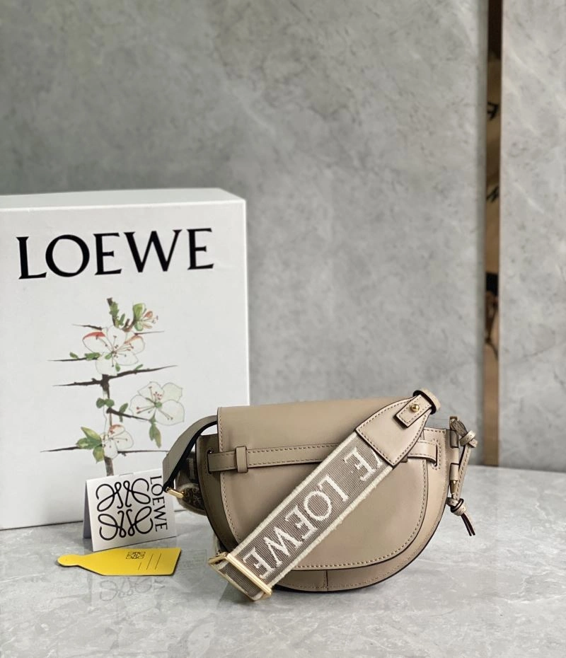 Low-cost Loewe Gate Bags