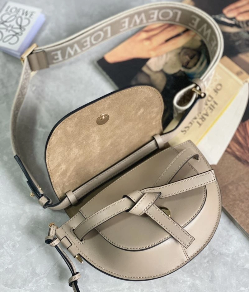 Low-cost Loewe Gate Bags