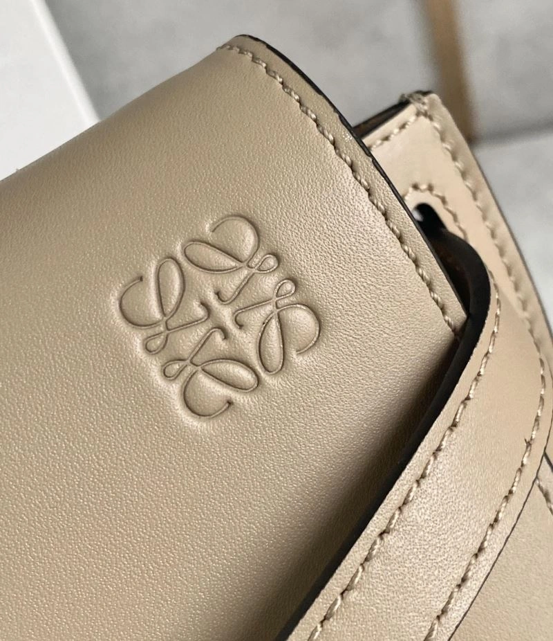 Low-cost Loewe Gate Bags