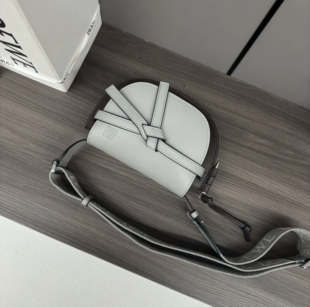Bargain Loewe Gate Bags