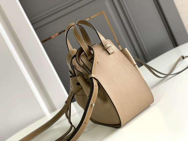 1:1 copy Loewe Hammock Bags
