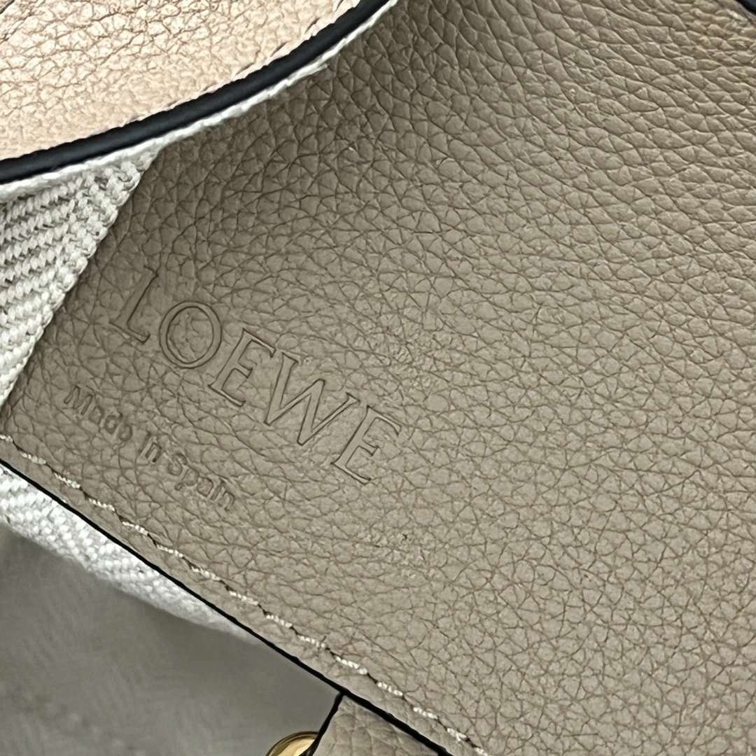 Accurate model Loewe Hammock Bags