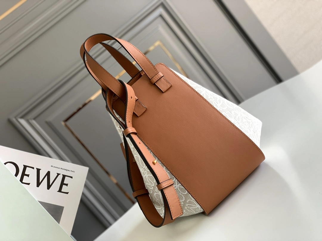 Accurate model Loewe Hammock Bags