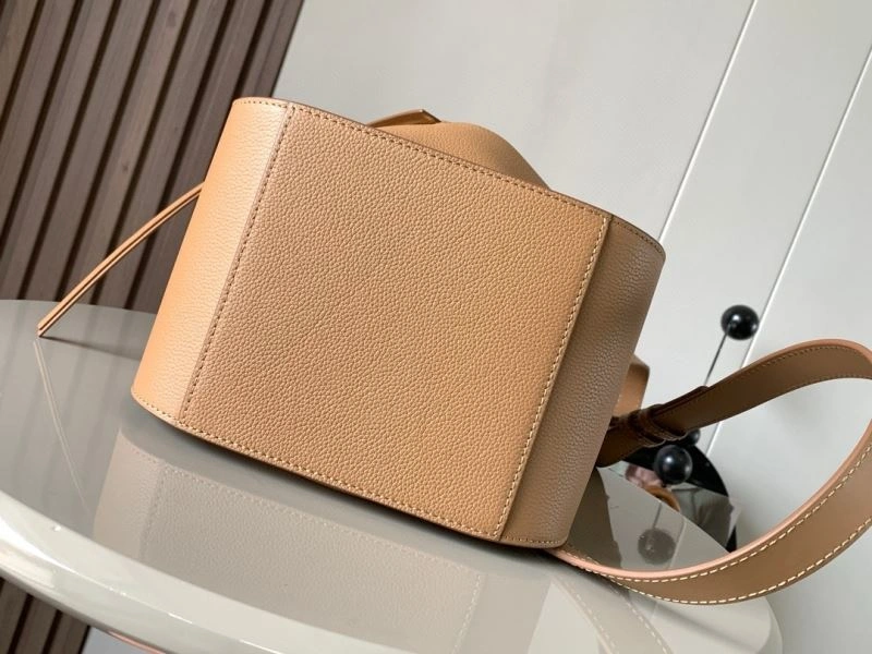 Low-cost Loewe Hammock Bags