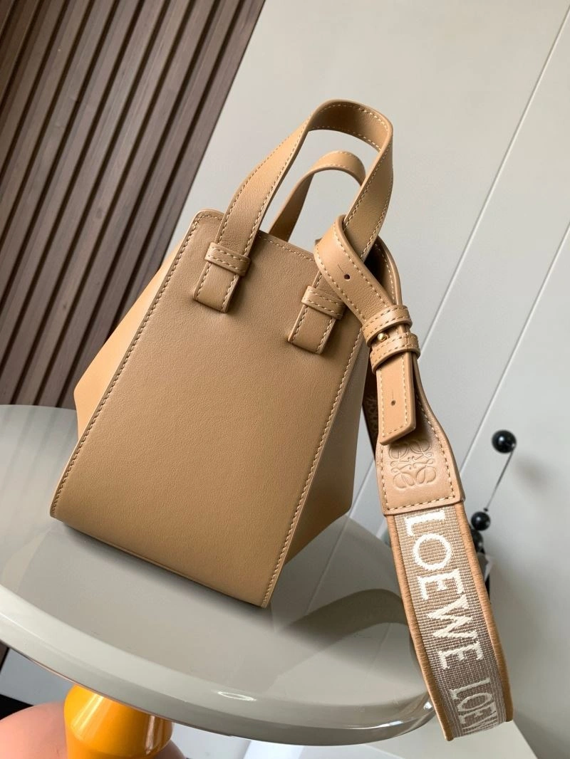 1:1 copy Loewe Hammock Bags