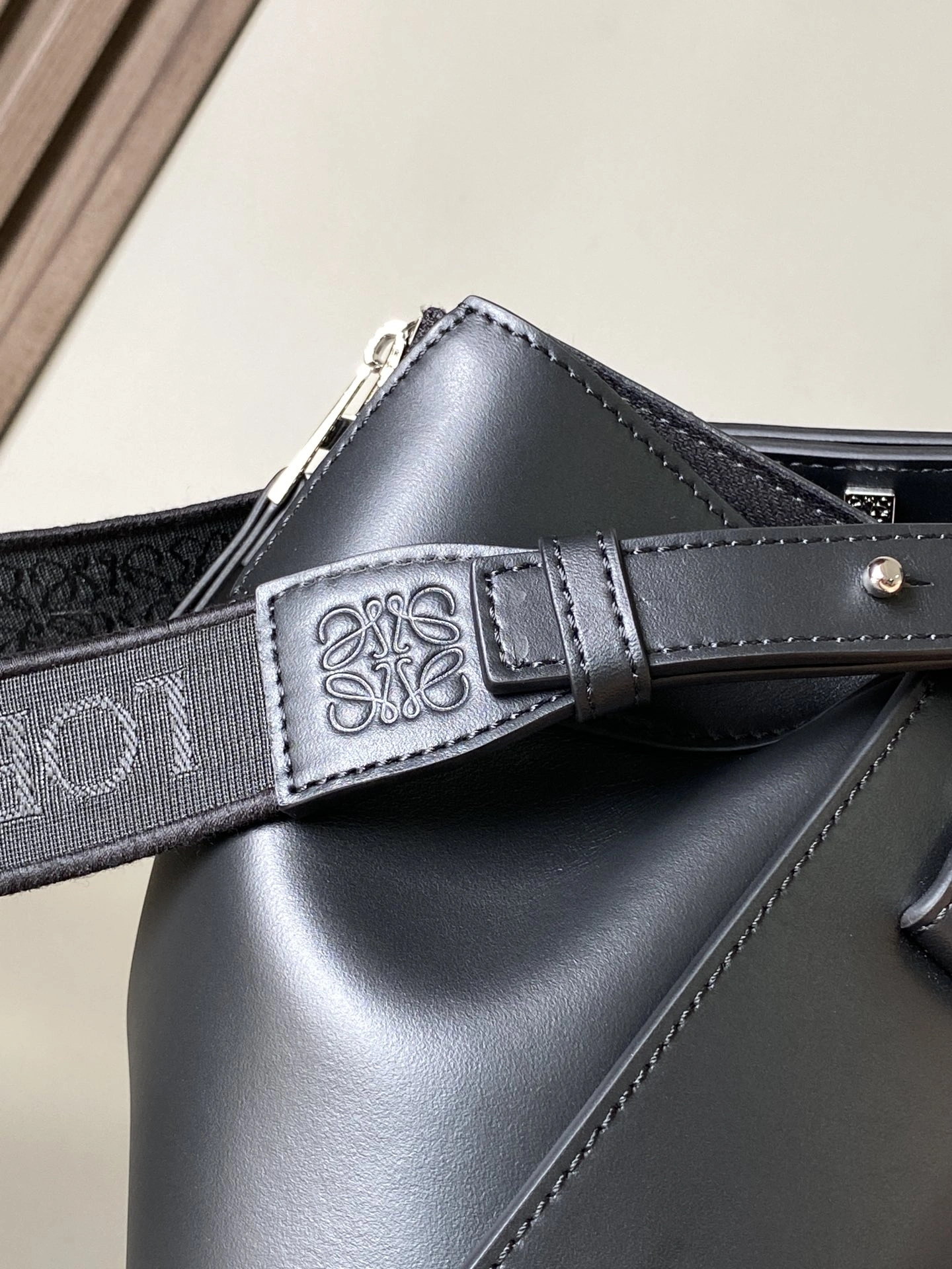 Low-cost Loewe Hammock Bags