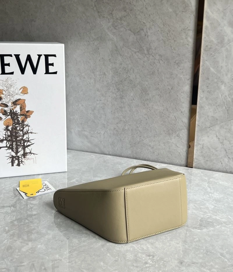 Top match Loewe Hobo Bags