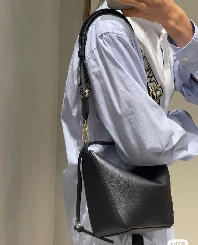 Accurate model Loewe Hobo Bags