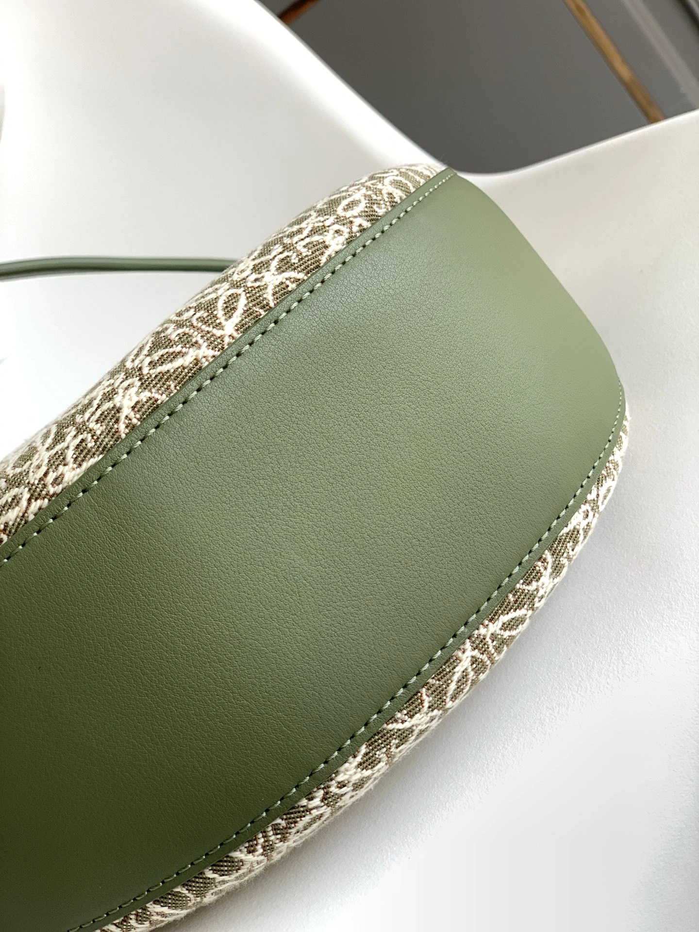 Inexpensive Loewe Hobo Bags