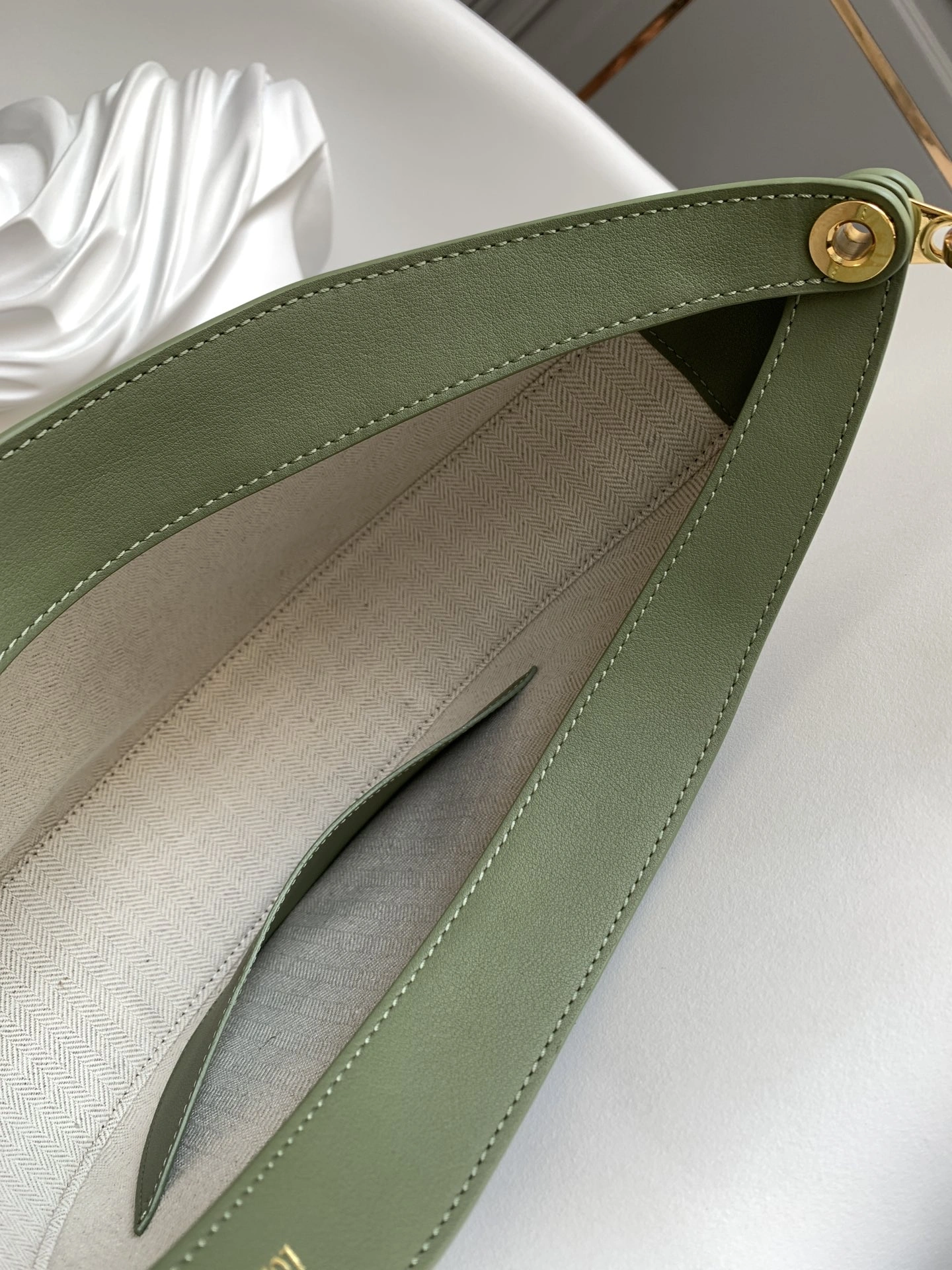 Inexpensive Loewe Hobo Bags