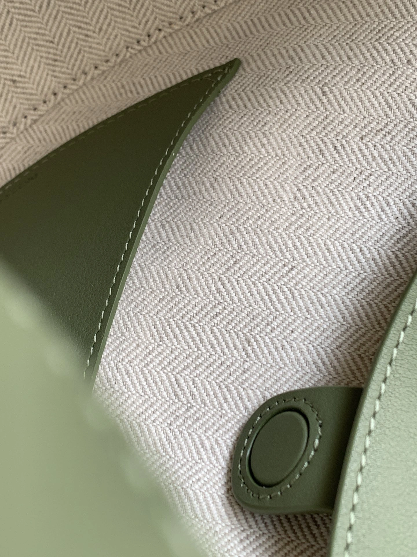 Inexpensive Loewe Hobo Bags