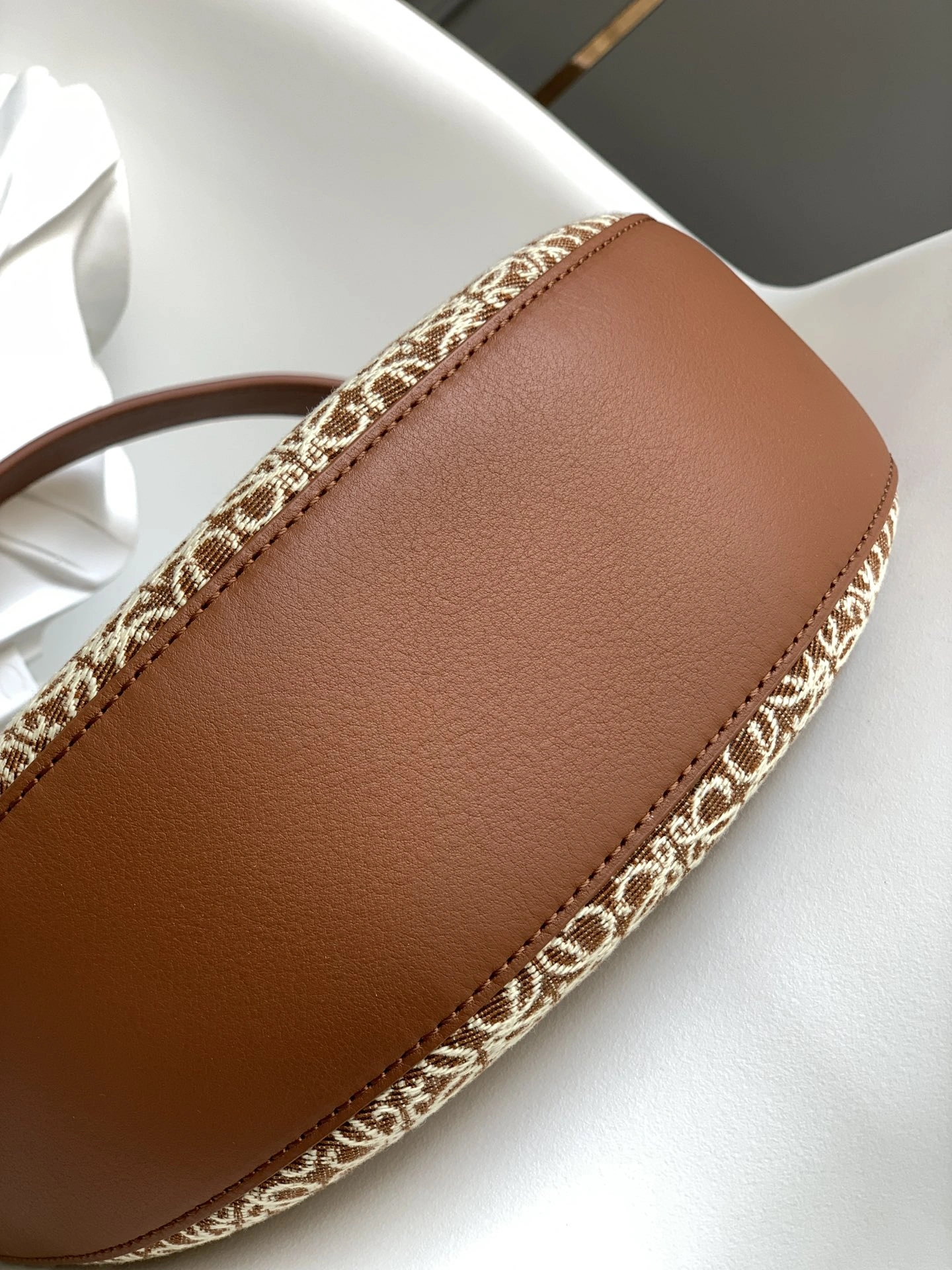 High accuracy Loewe Hobo Bags