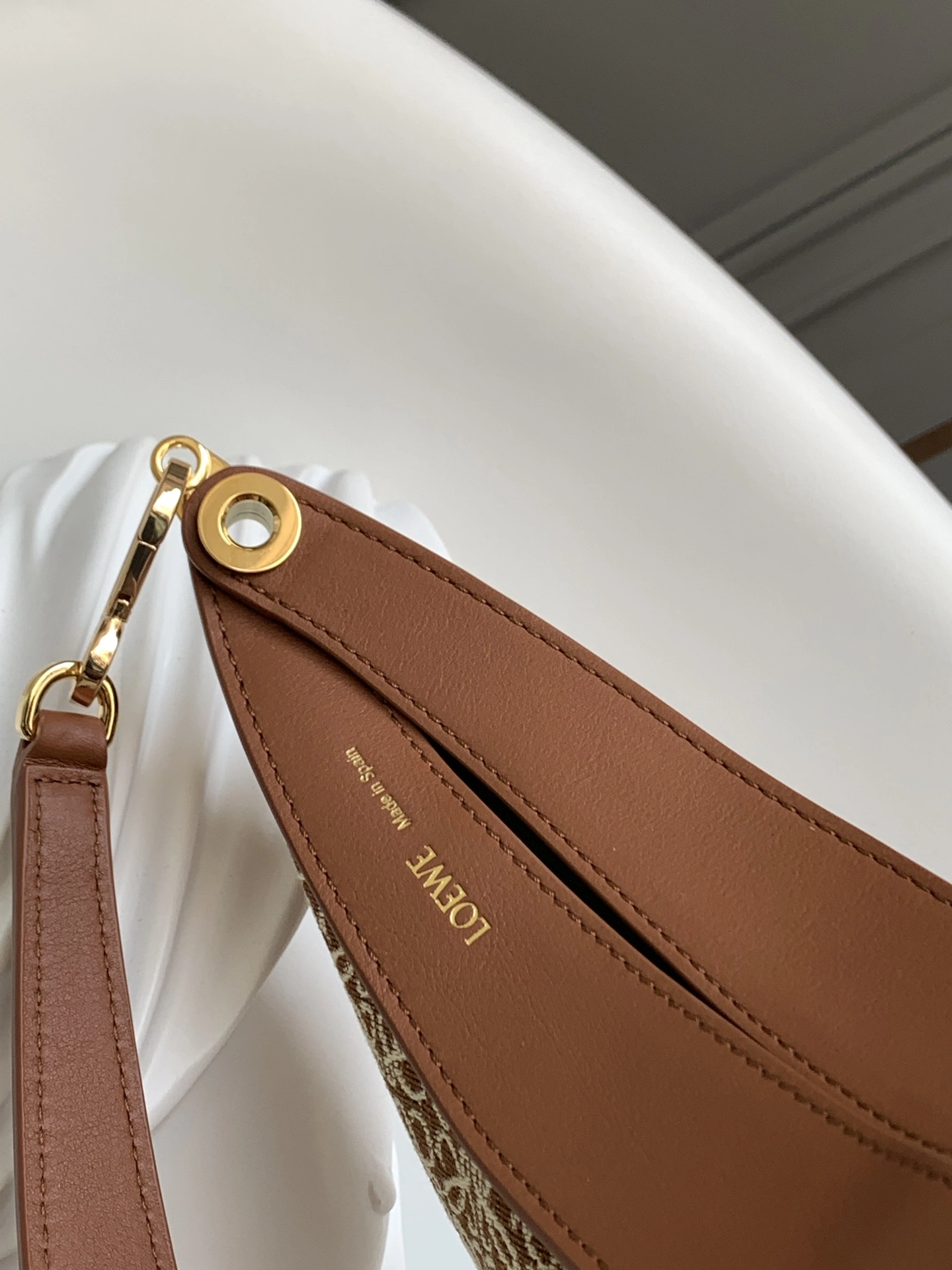 High accuracy Loewe Hobo Bags